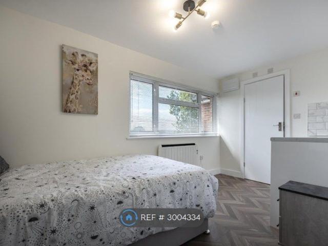 Quincewood Gardens, Tonbridge TN10, Room to rent, £850 pcm | PrimeLocation