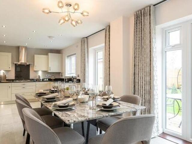 Quince Way, 5 Bedroom Detached