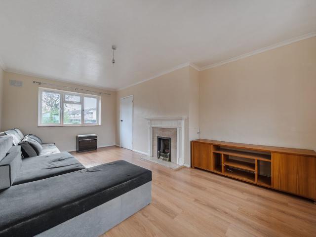 Quinbrookes, Slough SL2, 3 bed terraced house to rent, £2,000 pcm | PrimeLocation