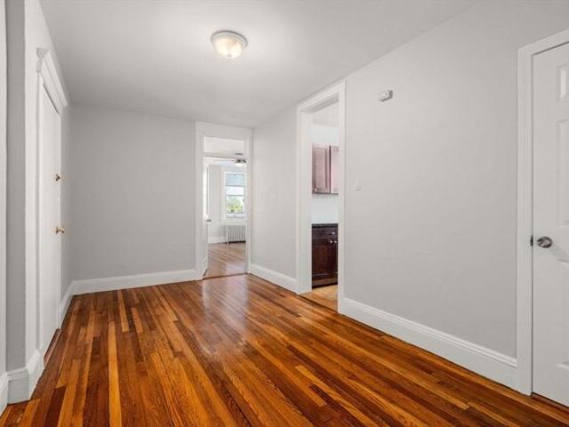 Quint Ave Apt,boston, Condo For Sale