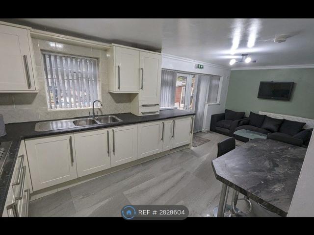 Quinton Road, Birmingham B17, Room to rent, £725 pcm | PrimeLocation
