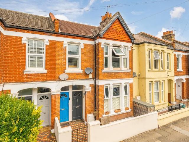Quinton Street, Earlsfield SW18, 2 bed flat to rent, £2,600 pcm | PrimeLocation