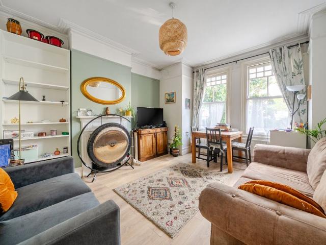 Quintin Avenue, London, SW20