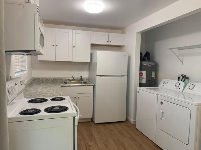 R2212 Pinewood Apartments 2 Bedroom Apartment for Rent at 2212 Carlson Rd, Vancouver, WA 98661 Meadow Homes