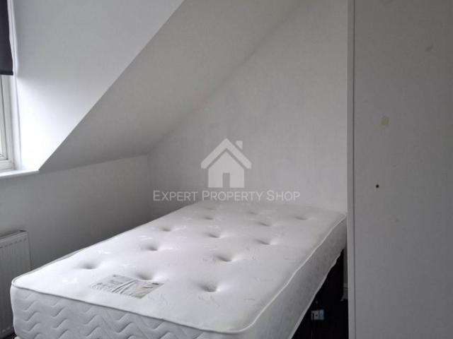 R4, 77 Newcastle Avenue, Worksop. S80, Room to rent, £395 pcm | PrimeLocation