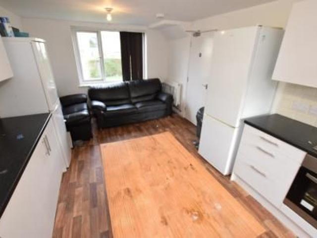 R5 Friars Avenue, Far Cotton, Northampton, NN4