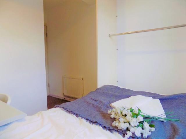 R8 double ensuite