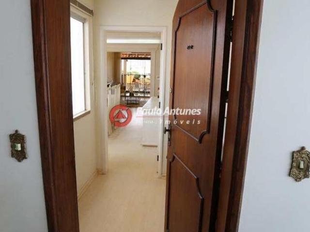 R. Colômbia 3 dormts R$ 880.000,00 195m² Código: 10567