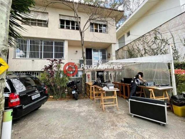 R. Itatinga, 4 dorms R$ 2.500.000,00 490m² Código: 10142