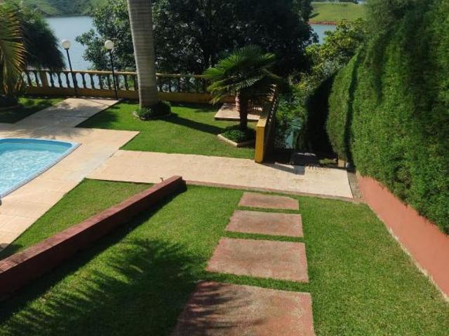 R PÉ NA AGUA CASA DE CAMPO EM CONDOMINIO FECHADO
