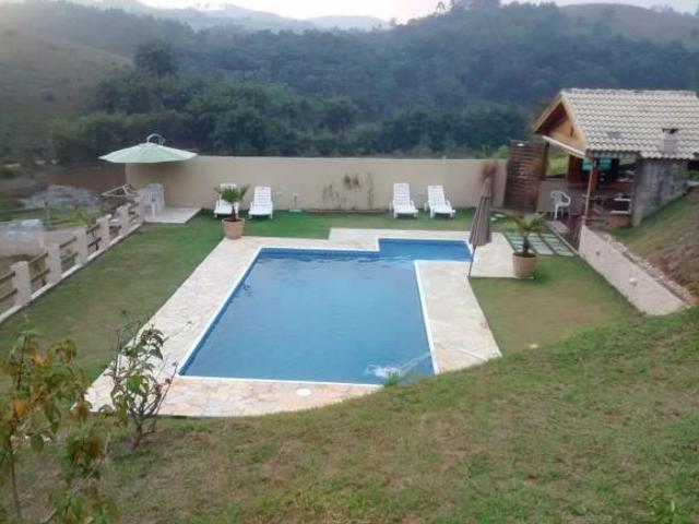 R VENDO CASA DE CAMPO EM SANTA ISABEL 3 LINDAS SUITES FACIL ACESSO