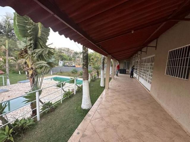 R VENDO INDA CASA DE CAMPO IDELA PARA INVESTIMENTO 6KM DO CENTRO DE ARUJA