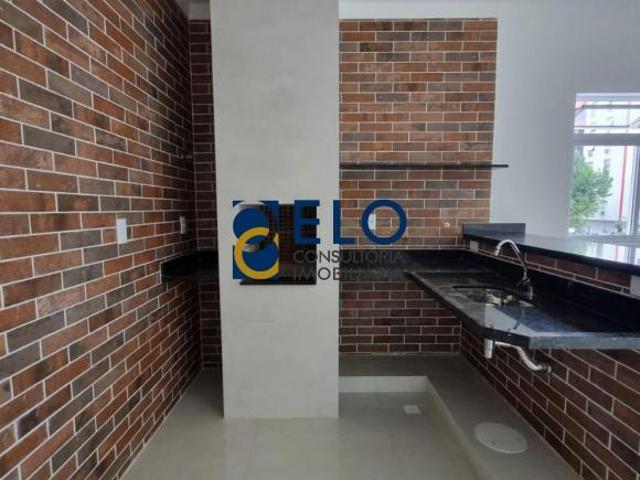 R$ 1.250.000. Imperdível Casa à Venda em Santos SP, Bairro Embaré: 3 Quartos, 2 Suítes, 2 Salas, 3 B