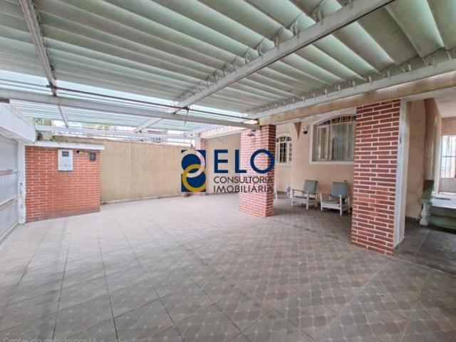 R$ 1,350 milhão. Casa Sobrado à venda em Santos SP, no Gonzaga, com 3 quartos, 1 suíte, 3 salas, 4 b