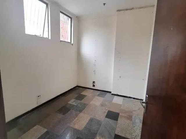 R$ 20 mil + iptu. Imponente loja comercial para locação no coração do Embaré, Santos SP: 7 salas, 5