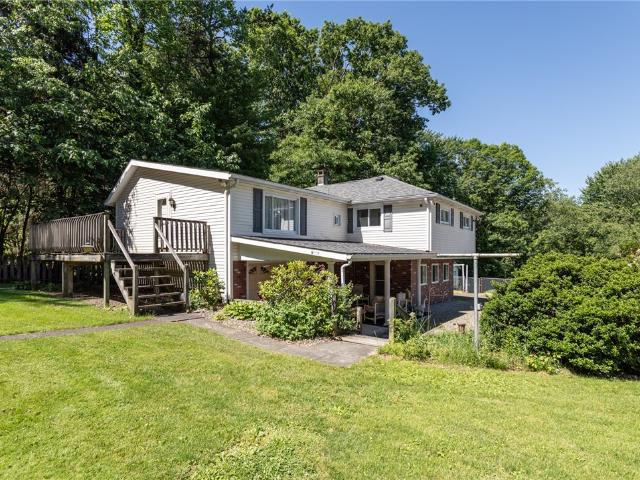 R 2220 2nd St
