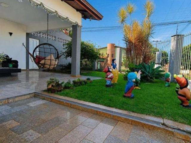 R$ 930.000 — Casa com 3 quartos sendo uma suite master à venda no Bairro Coliseu em Londrina