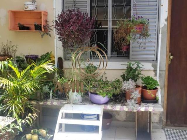Ra Amil Vende ou Aluga / casa 100mts 03 dormitórios sendo 01 suíte /Jardim Limoeiro / São José dos C