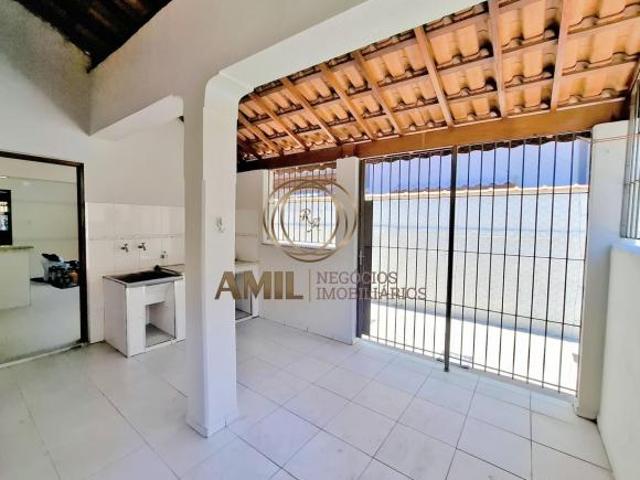RA AMIL VENDE Casa Jardim Paraíba, 3 dormitórios, 2 banheiros, Terreno 298 m², 183 m² A/C, Edícula