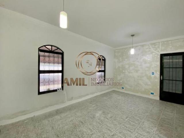 RA Amil Vende Casa Térrea com Edícula, no Parque Industrial na Zona Sul de São José dos Campos