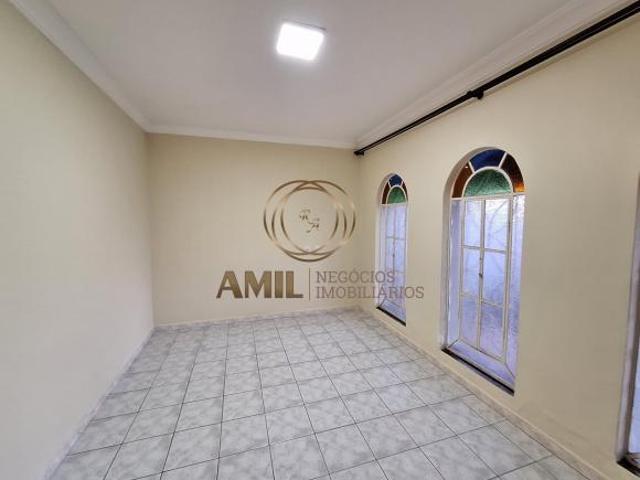 RA AMIL Vende Casa Térrea Planejada, 04 Quartos sendo 01 Suíte, 140m², Edicula, Bosque dos Eucalipto