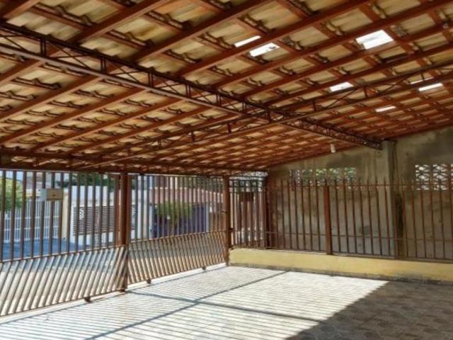 RA AMIL Vende Casa Térrea, 03 dormitórios 01 suíte, no Jardim Souto em São José dos Campos