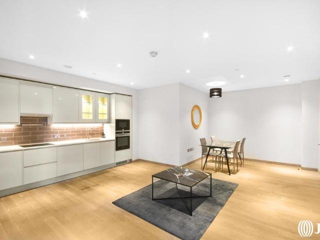 Ram Quarter, London SW18 2 bed apartment to rent £2,925 pcm £675 pw