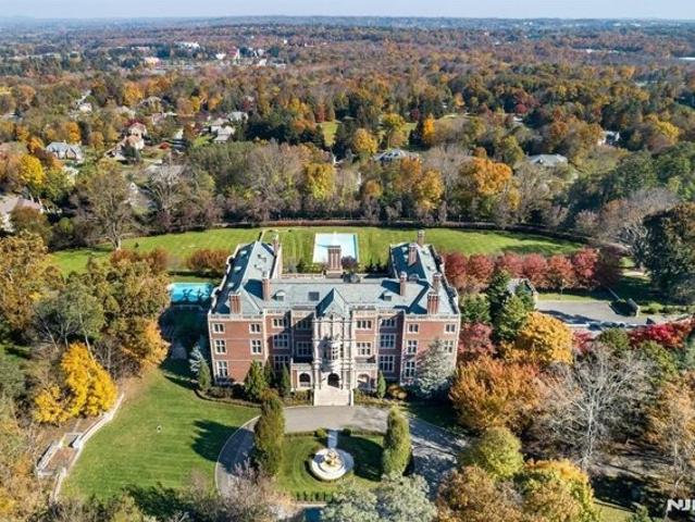 Ramapo Valley Rd, Mahwah, Home For Sale