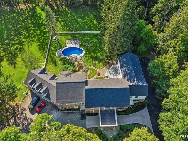 Ramapo Valley Rd, Mahwah, Home For Sale
