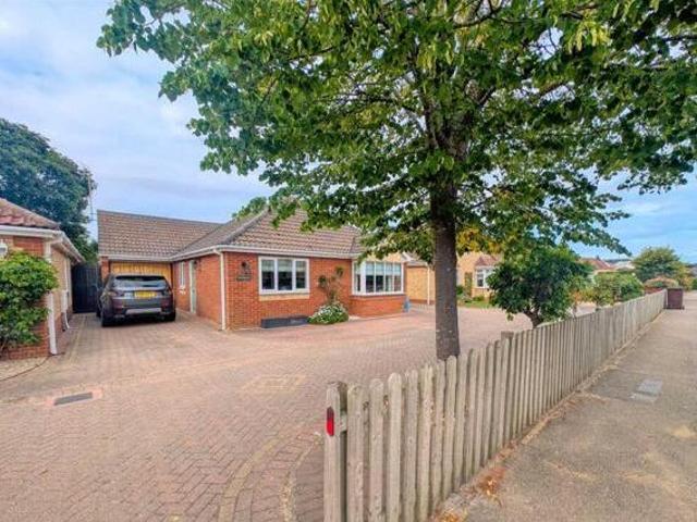 Rambling Rose, Clacton Road, 3 Bedroom Bungalow