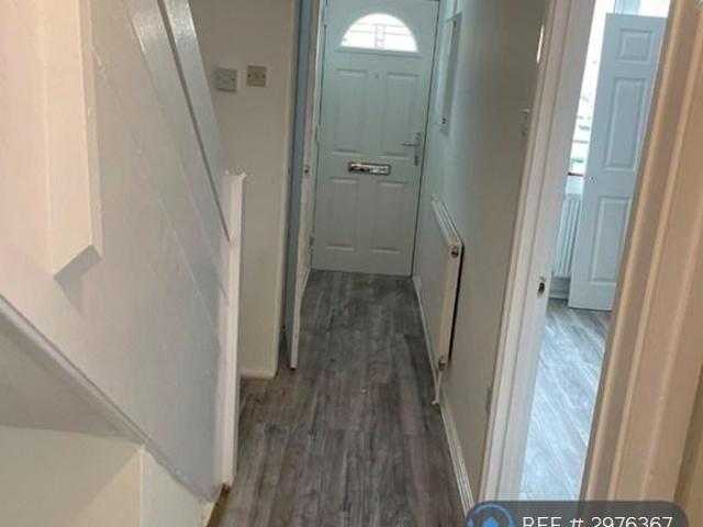 Ramney Drive, Enfield, EN3 3 bed terraced house to rent £2,300 pcm £531 pw