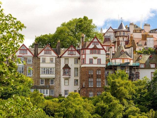 Ramsay Garden, Edinburgh 3 bed apartment to rent £3,100 pcm £715 pw