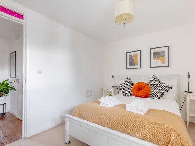 Ramsgate Street, London E8, 2 bed flat to rent, £2,900 pcm | PrimeLocation