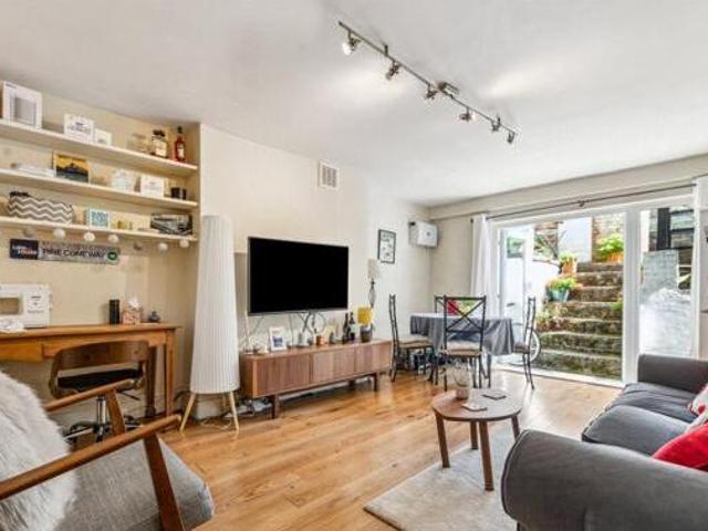 Ramsden Road, London, 1 Bedroom Apartment