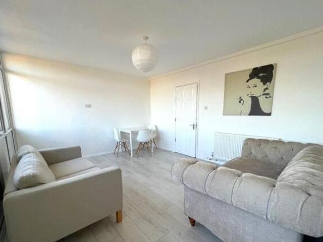 Ramsey Street, London, 3 Bedroom Maisonette