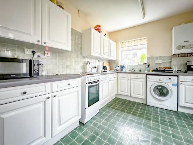 Ramsey Road, Bristol BS7 4 bed terraced house to rent £2,600 pcm £600 pw