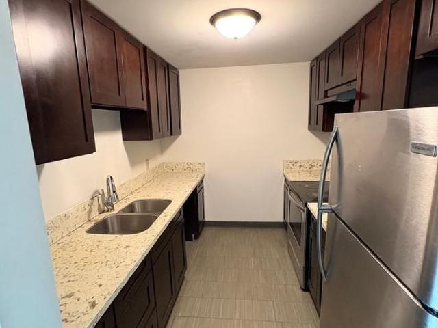 Rana Village 3 Bedroom Apartment for Rent at 2900 Pleasant Ave, Minneapolis, MN 55408 Whittier