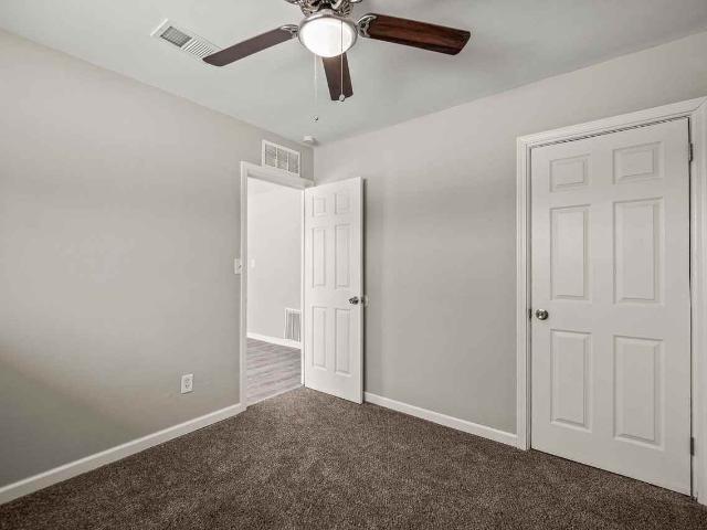 Ranch Apartment Homes in Great Troy Location 1 Bedroom Apartment for Rent at 1071 Rochester Rd, Troy, MI 48083