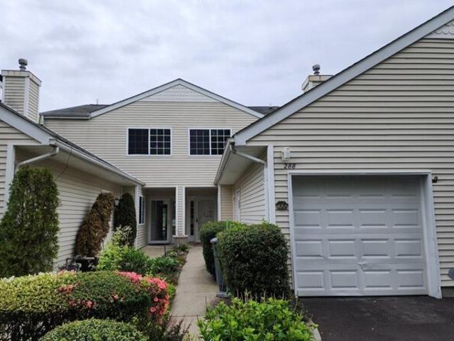 Ranch Cir, Manorville, Condo For Sale