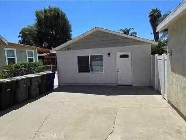 Ranch, Duplex Riverside, CA 3552 Washington St