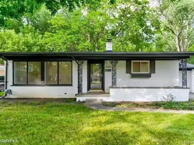 Ranch Livonia, MI 20400 Brentwood St