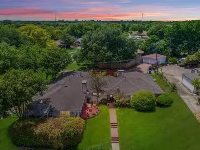 Ranch, LSE Duplex Dallas, TX 9569 Ash Creek Dr
