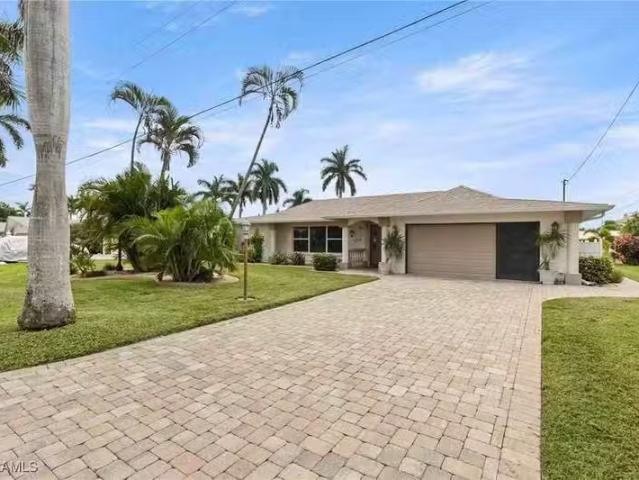 Ranch, One Story, Single Family Residence Cape Coral, FL 13.