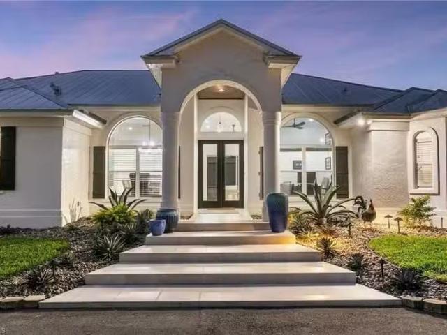 Ranch, Single Family Residence NAPLES, FL 241 13th St Sw