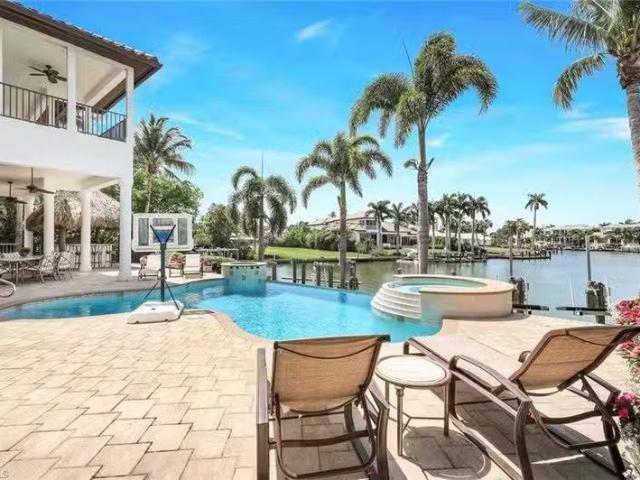 Ranch, Single Family Residence NAPLES, FL 325 Hawser Ln