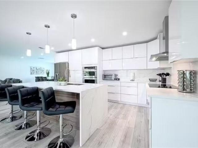 Ranch, Single Family Residence NAPLES, FL 540 102nd Ave N