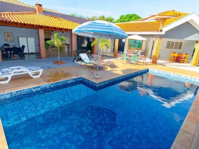 Rancho com piscina à beira rio no Condomínio Copacabana – Araçatuba