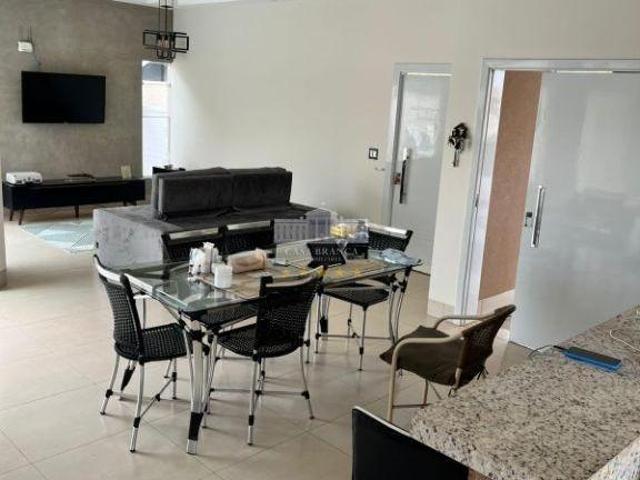 Rancho a venda em Aracatuba Condominio Fechado com 3 dormitorios e suite