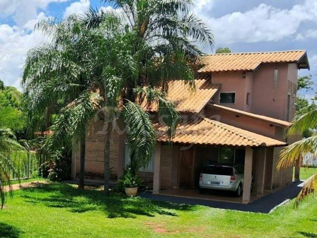 Rancho em Rubinéia/SP