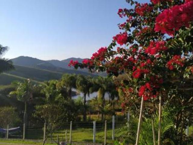 Rancho Piracaia, SP no bairro Souza Caras